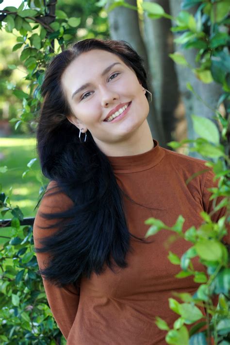 Maxine Mobile Model Management Agency