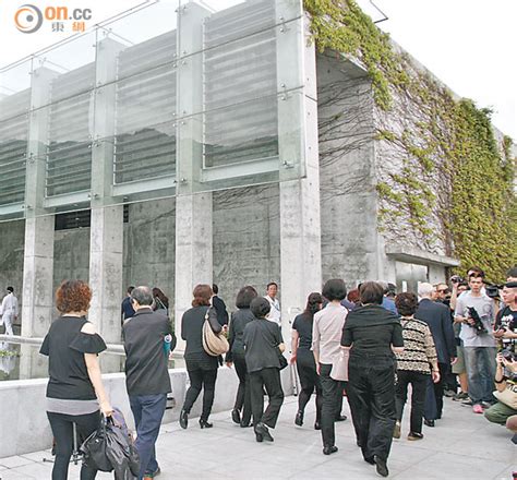 設解穢酒慰勞傳媒 東方日報