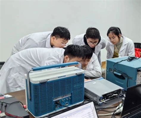 南邮科研团队在集成电路领域国际顶级期刊jssc发表论文 芯片 注入 技术