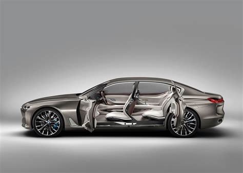 Bmw Unveils Vision Future Luxury With Augmented Reality Display