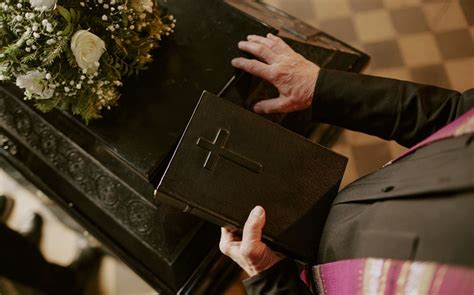 30 Uplifting Bible Verses For Funerals That Offer Peace And Hope