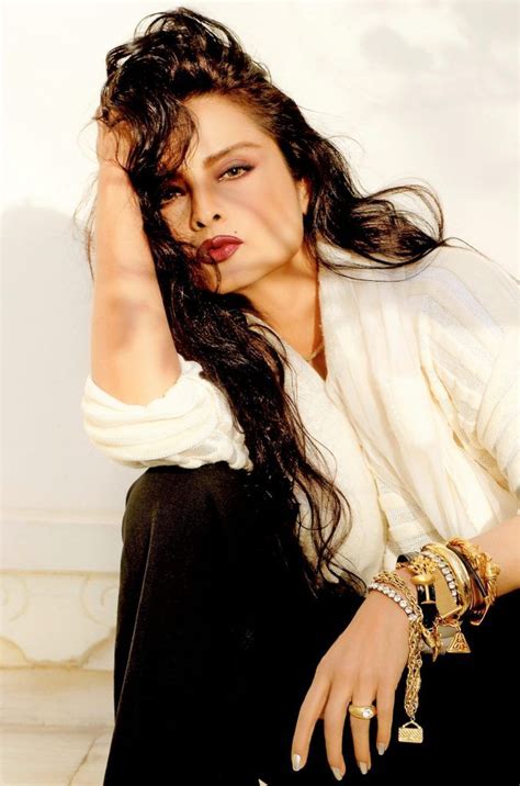 Beautiful Photos Of Rekha Rekha Actress Beautiful Indian Actress Bollywood Makeup