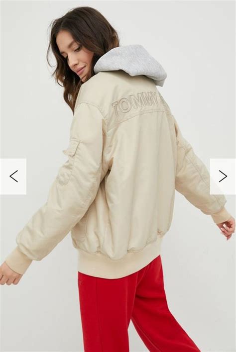 Бомбер — ціна 4900 грн у каталозі Куртки Купити жіночі речі за доступною ціною на Шафі Україна