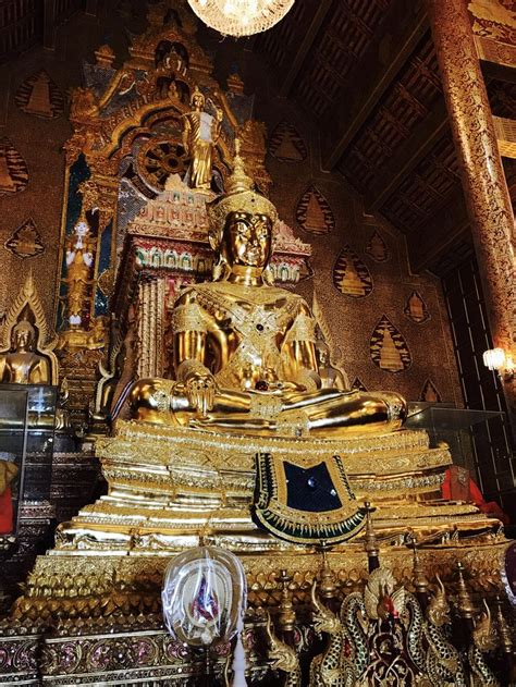 ปักพินโดย Fhon Parisa ใน วัดโขงขาว ศาสนาพุทธ พระพุทธเจ้า