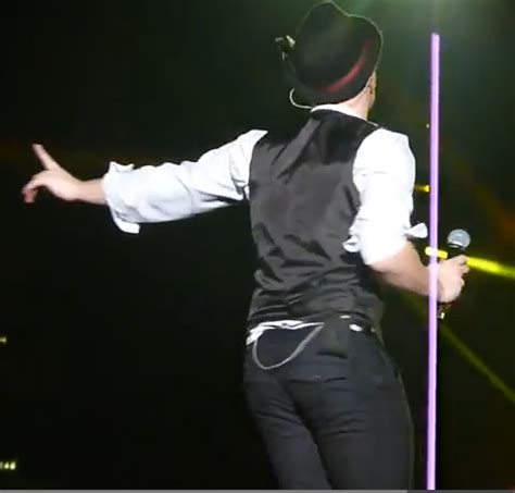 Que Hombres Olly Murs Ass