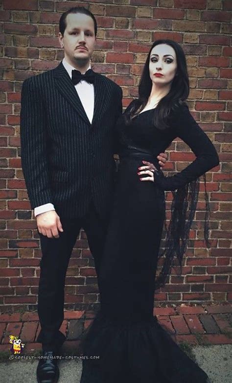 42 Halloween Costumes For Extremely Cute Couples Yourtango