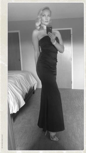 Amy Esterle Feet Aznudefeet