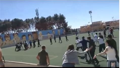 Padres Protagonizan Batalla Campal En Juego De Fútbol De Sus Hijos El Callejero