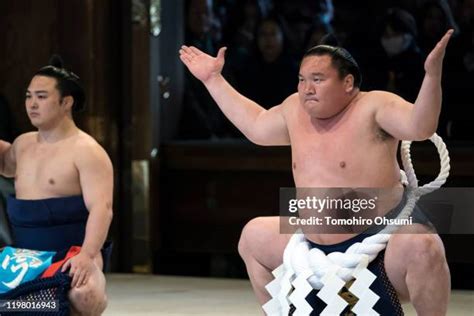 Mongolian Sumo Wrestler Hakuho Becomes A Yokozuna Photos And Premium