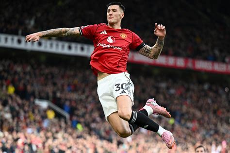 Wesley Sneijder Spremlja Manchester United Ponudil Je Tudi Nasvet Za