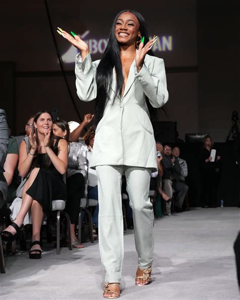 Shacarri Richardsons Feet