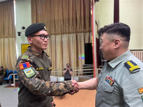 Хил Хилийн цэргийг 0267 дугаар тусгай салбарын хамт олон хугацаат цэргийн алба хаагчдаа үдлээ