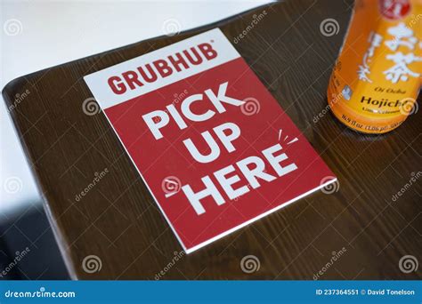 Grubhub Ramasser Ici Sinscrire Sur La Table Photo éditorial Image Du