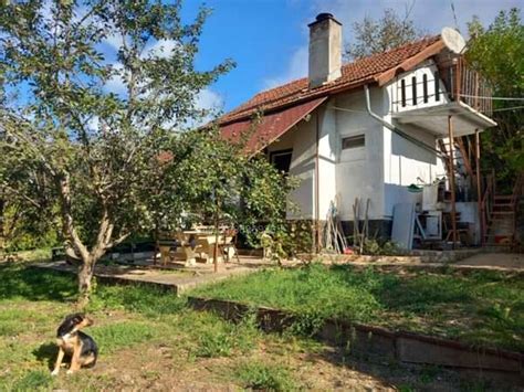 Продава Вила във вилната зона на с Пиргово Двуетажна къща 60 кв м РЗП 900 кв м двор Къщ