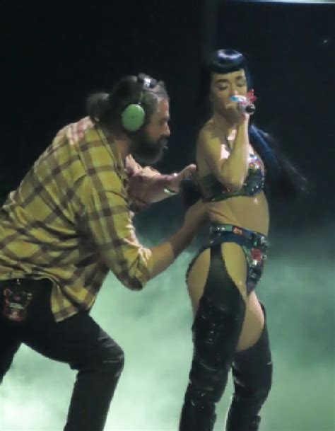 Katy Perry Suffers Embarrassing X Rated Wardrobe Malfunction After Her