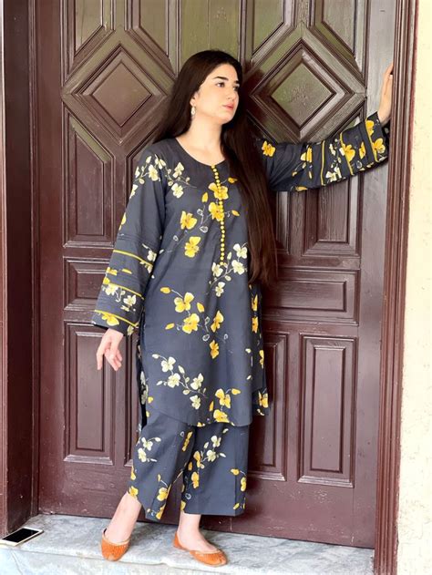 Gulnaz Ahmad Dress Designer