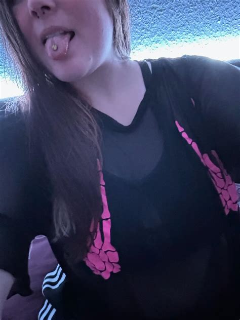 👤1 Sent You Friend Request Tap To Accept Friend Request 🟢 Online