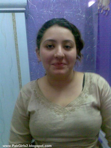 All Girls Beuty Wallpapers Wow Paki Aunty Showing Boobs