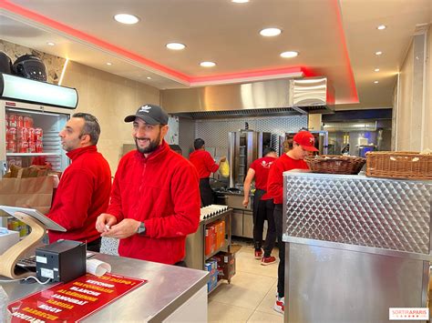 Les Frères Des Batignolles Un Viņu Vecmodīgie Kebabi Barbès Pilsētā