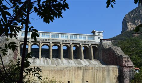 焦作云台山 红石峡 行走在路上
