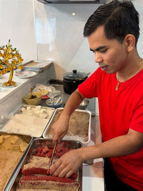 ပိုး ပိုးကြည်သာ ဂျပန် ပညာတော်သင်နှင့် အလုပ်အကိုင် အကြံပေး