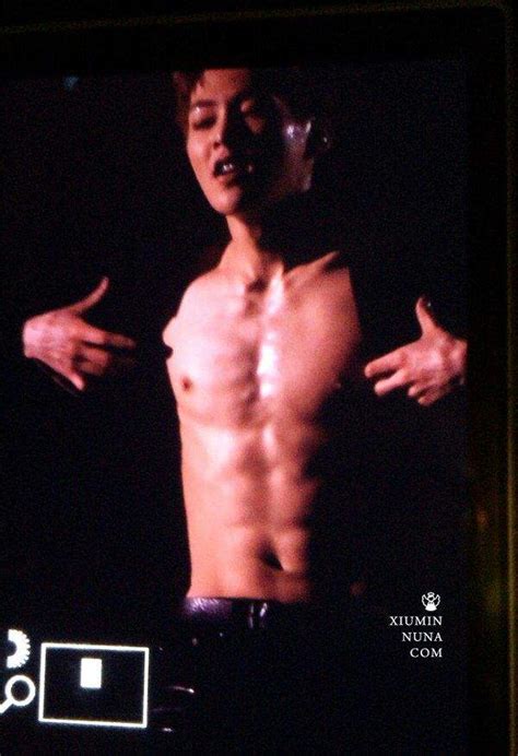 Xiumin Shows His Abs Again 😏😏😏 160319 K Pop Amino