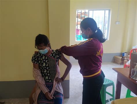 မဘိမ်းမြို့၌ အသက် ၁၅ နှစ်နှင့်အထက် ပြည်သူများအား ကိုဗစ် ၁၉ ရောဂါကာကွယ်ဆေး ပထမအကြိမ် ထိုးနှံပေး