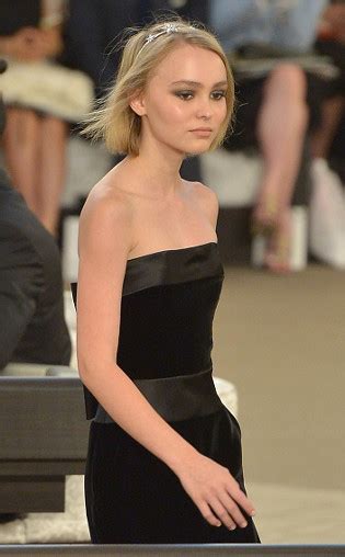 Putri Johnny Depp Pose Untuk Kampanye Dukung Gay Dan Lesbian