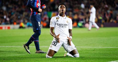 Barça Real Madrid Vinicius A Mal Parlé à Un Barcelonais Araujo Le
