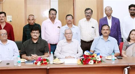 Csptcl बिजली कंपनी में विदाई समारोह एमडी शुक्ला बाले कर्मियों का