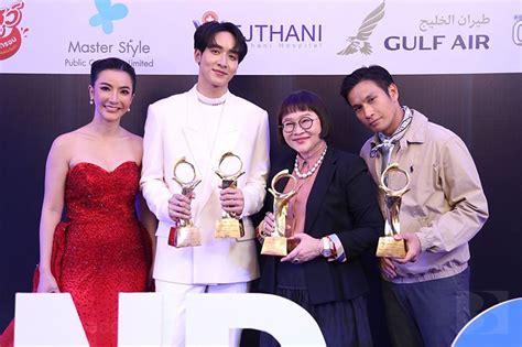 พี่หน่อง อรุโณชา เข้ารับรางวัล ผู้จัดละครยอดเยี่ยมในยุคดิจิทัล สายลับลิปกลอส