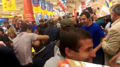 აქცია კარფურში Coub