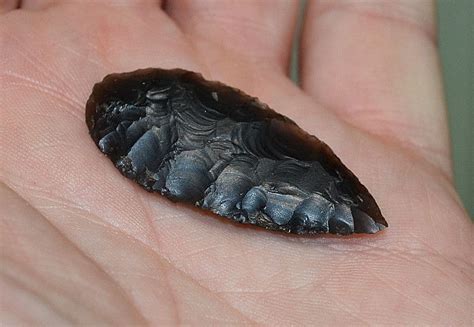 A Large And Beautifully Pressure Flaked Neolithic Laurel Leaf Flint Arrowhead Suffolk Sold