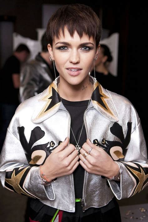 Pin By Daniela Espino On Ruby Rose Ruby Rose Cool Hairstyles Hair Styles