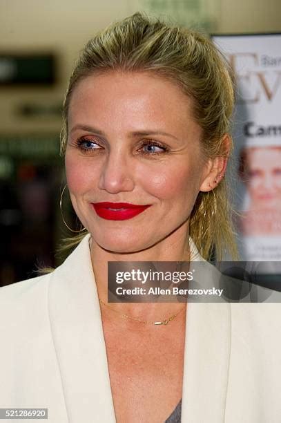 Cameron Diaz Headshot Photos And Premium High Res Pictures Getty Images