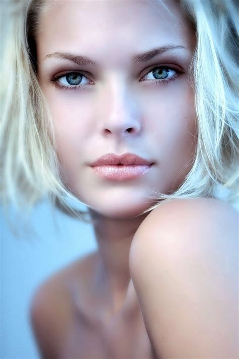 Pin By Ana Balata On Divas Beautiful Eyes Most Beautiful Eyes