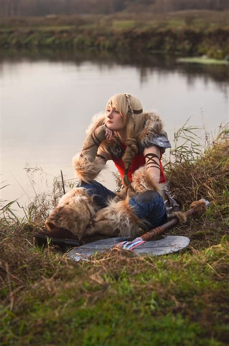 How To Train Your Dragon Dreamworks Cartoons Astrid Hofferson