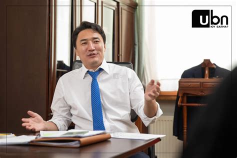 Г Дамдинням АН ынхан С Эрдэнэ даргаа хүндэлдэггүй юм аа гэхэд УИХ өөрөө төр түшилцэж явсан