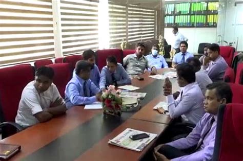 වෘත්තිකයින් යළිත් අනතුරු අඟවයි