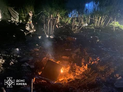 У Києві наслідки нічної атаки ворожих дронів зафіксовані у трьох районах Цензор НЕТ