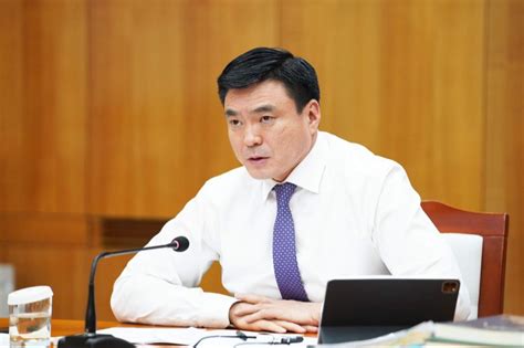 Шадар сайд С Амарсайханы шинэ томилгоо олныг алмайруулав