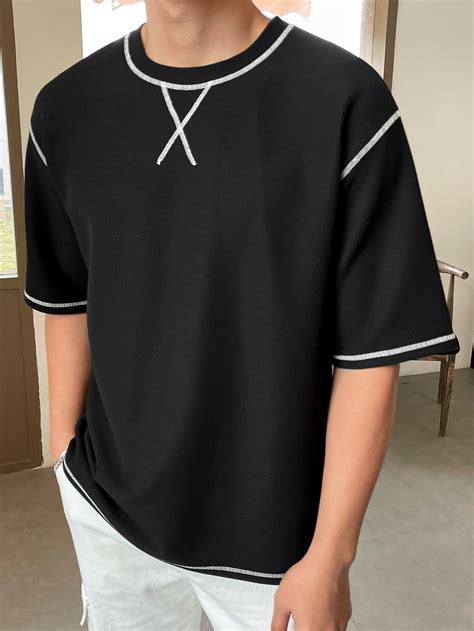 Shein تي شيرت منخفض الاكتاف شريط منسوج للرجال