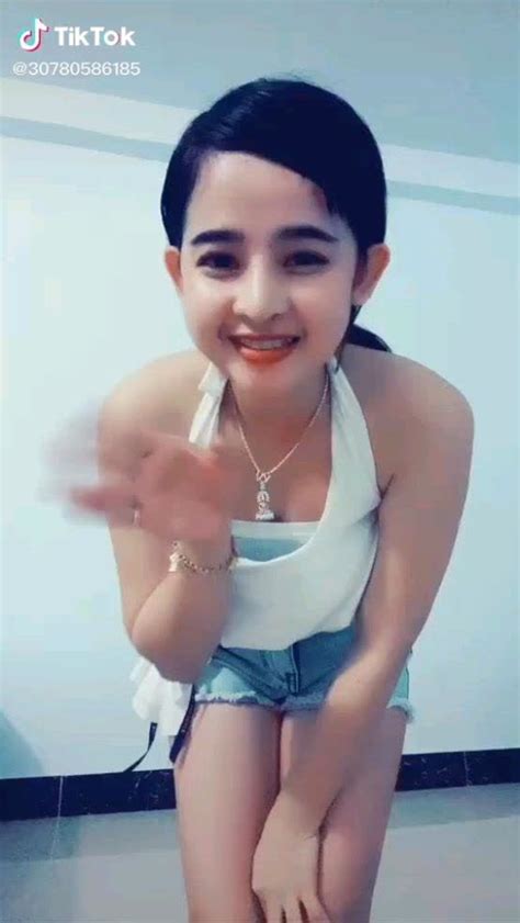 តោះមករាំលេងជាមួយអូន ជួយ Like និង Comment ម្នាក់មួយមក Tnaot