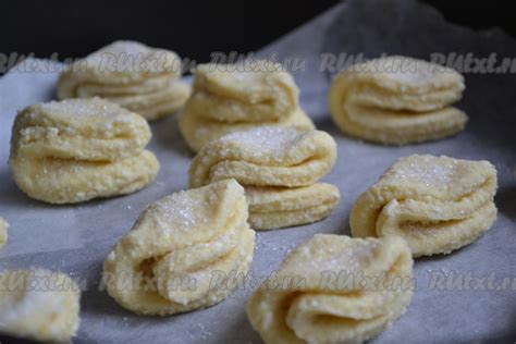 Творожное печенье "Ушки" с сахаром: 6 фото в рецепте