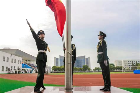 祝愿全体师生国庆快乐~周一~