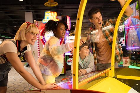 Round1 Bowling And Arcade Gateway Mall 6100 O St Lincoln Ne 68505