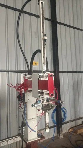 Swing Arm Sprue Picker Injection Molding Robot Pneumatic At ₹ 100000 Piece In Pune