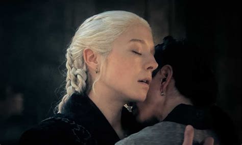 Rhaenyra And Mysarias Kiss In House Of The Dragon Was Unscripted