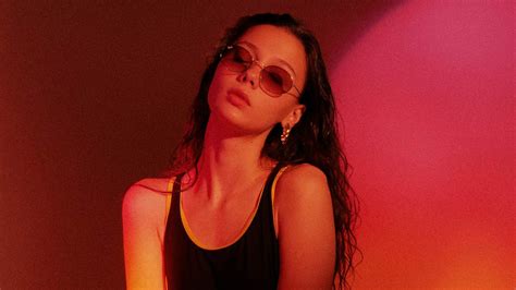 4 Traits The Other Woman Has That Attract Insecure Disloyal Men