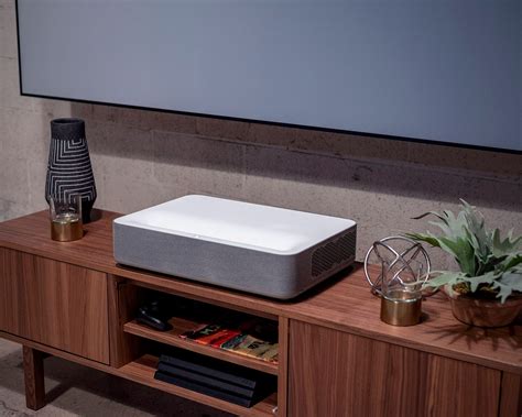 How Far Away Should A Projector Be From The Screen Livingetc